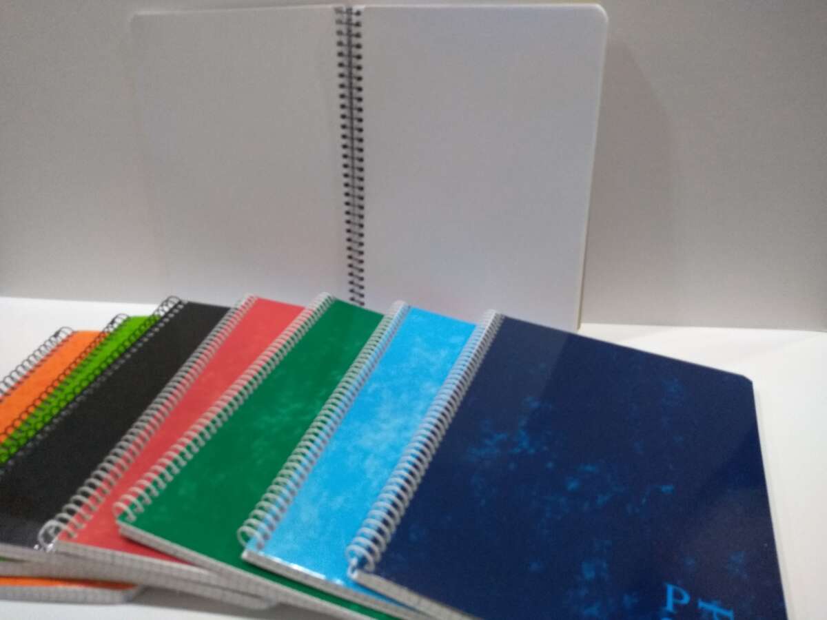 Cuaderno cuartilla liso espiral Liderpapel. – Papelería Técnica Sevilla